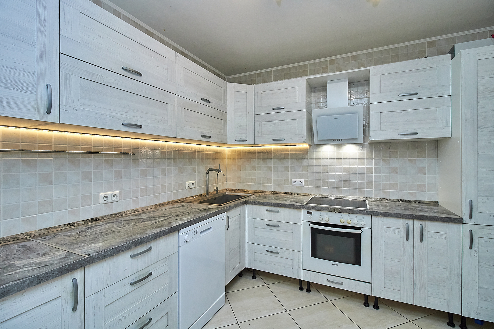 ᐉ Покупка трехкомнатной квартиры 🏢 улица Карская в Тюмени, 1484037